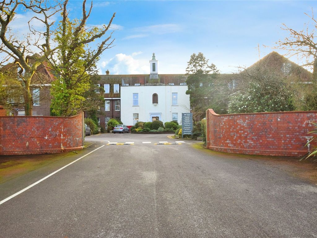 2 bed flat for sale in Willow Court, Clyne Common, Swansea SA3, £ ...