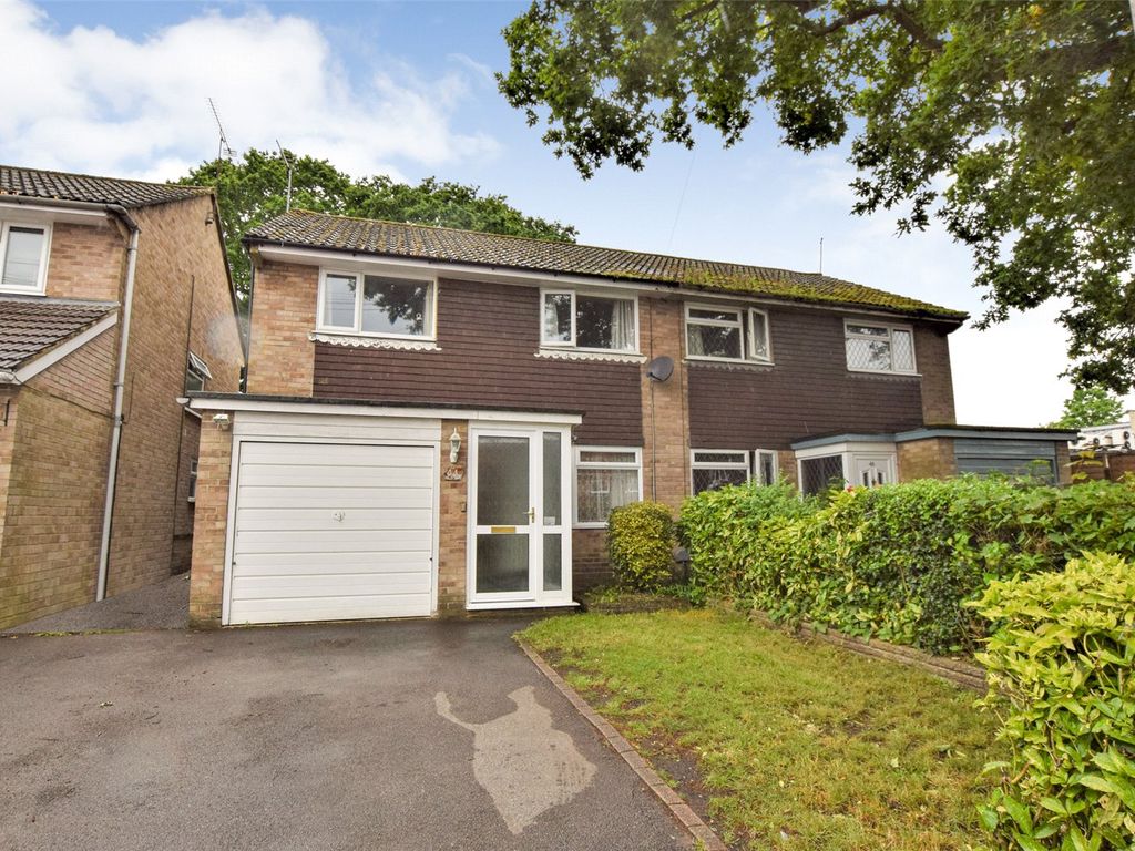 3 Bed Semi Detached House For Sale In Sherborne Road Farnborough