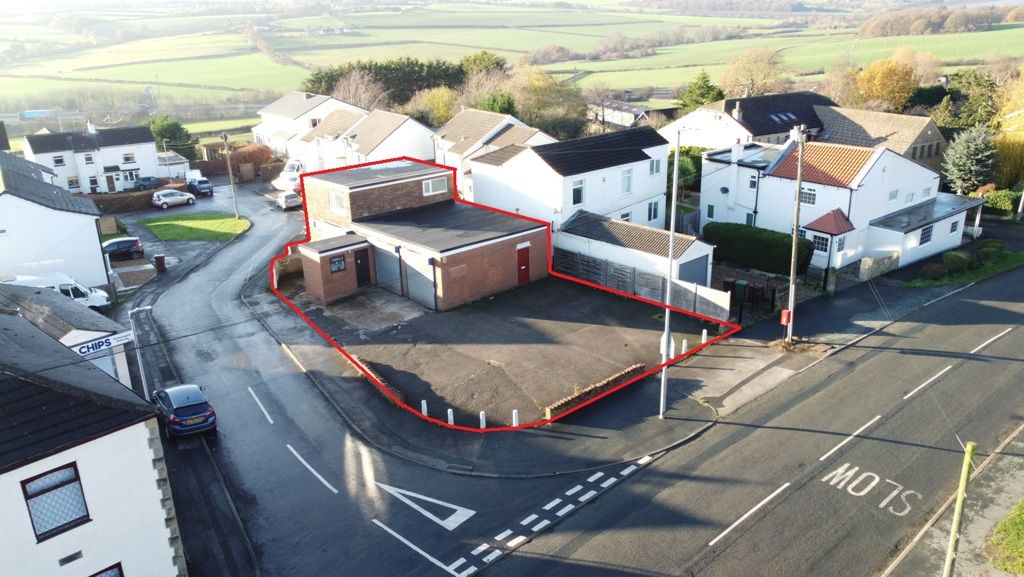 Nursery Garage, 189 Batley Road, Kirkhamgate, Wakefield WF2, Light ...