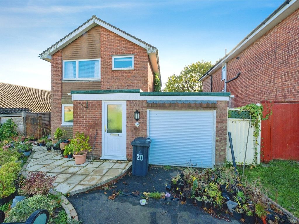 3 Bed Detached House For Sale In Downsview Crescent Uckfield East