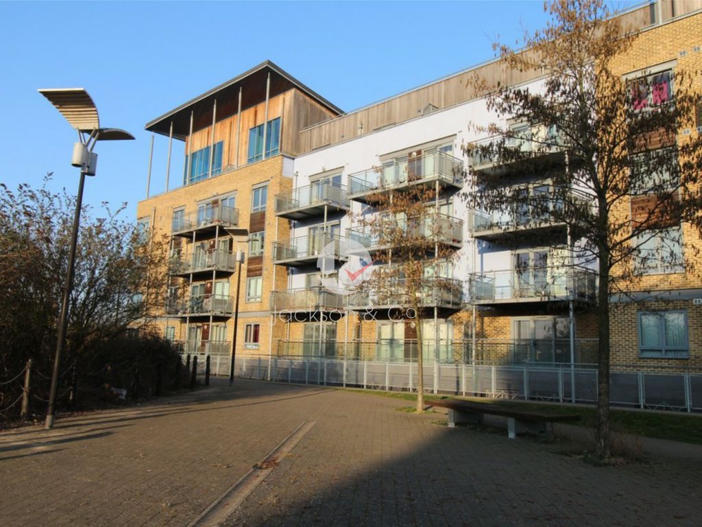2 bed flat to rent in Quayside Drive, Colchester CO2 - Zoopla