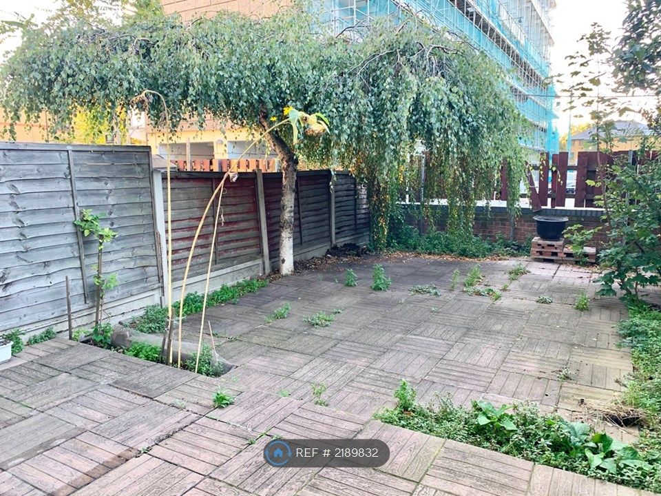 4 bed maisonette to rent in Boyton Close, London E1, £3,850 pcm - Zoopla