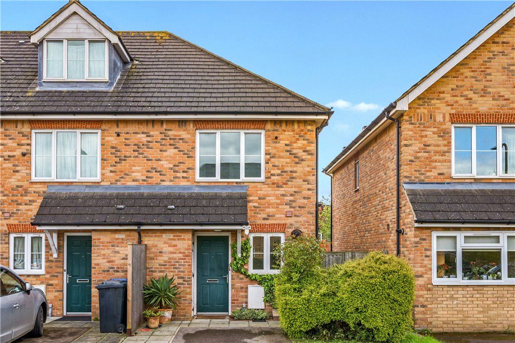 2 Bed Terraced House For Sale In Doris Ashby Close Perivale Greenford