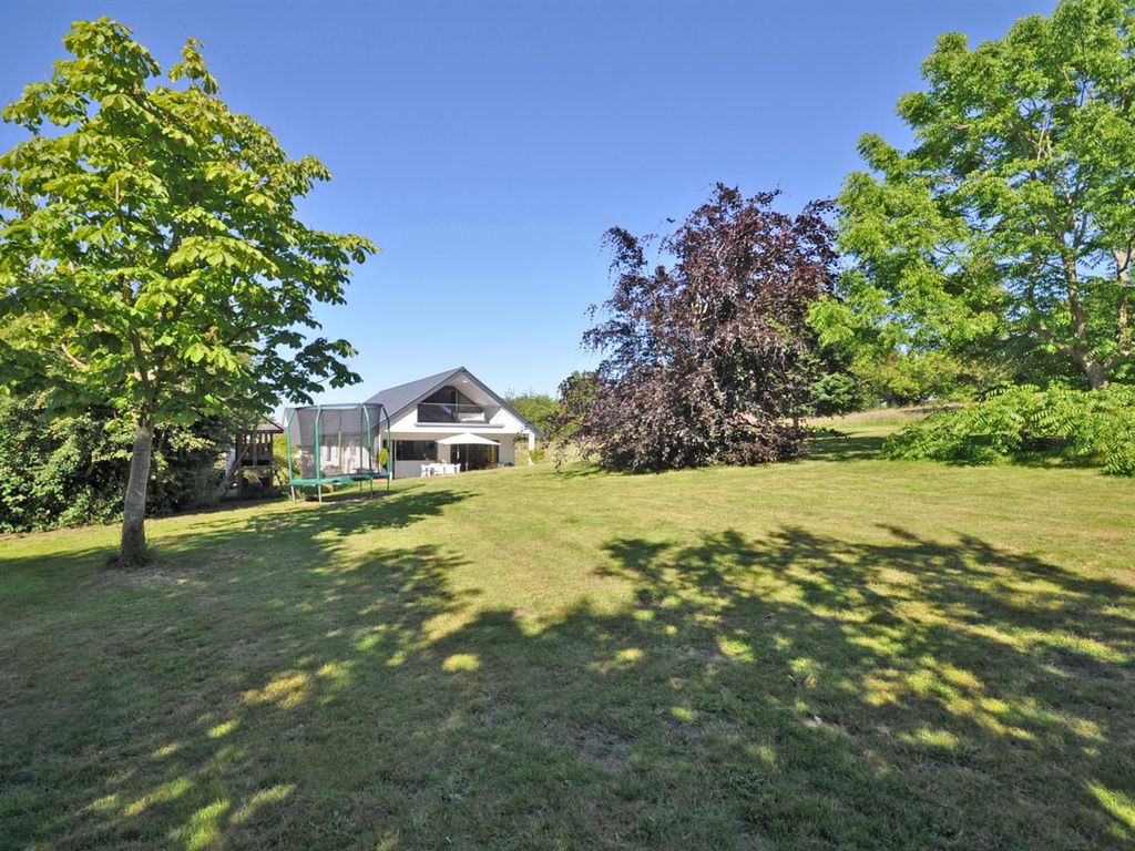 3 bed detached bungalow for sale in Gardner Street, Herstmonceux ...