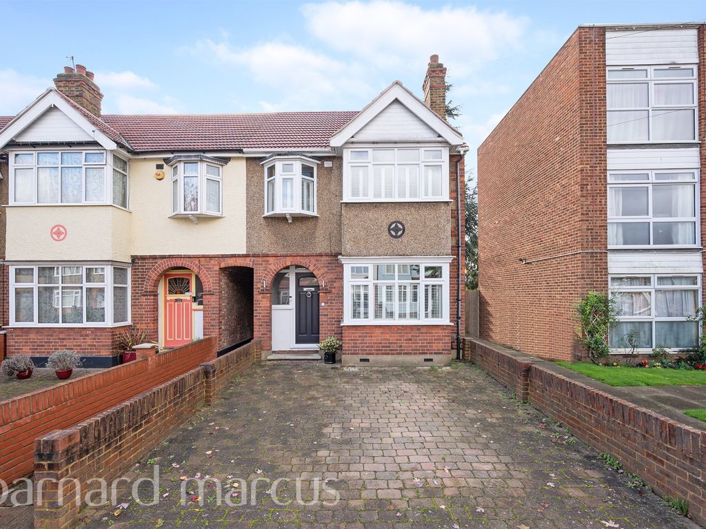 3 Bed Semi Detached House For Sale In Heathside Whitton Hounslow Tw4