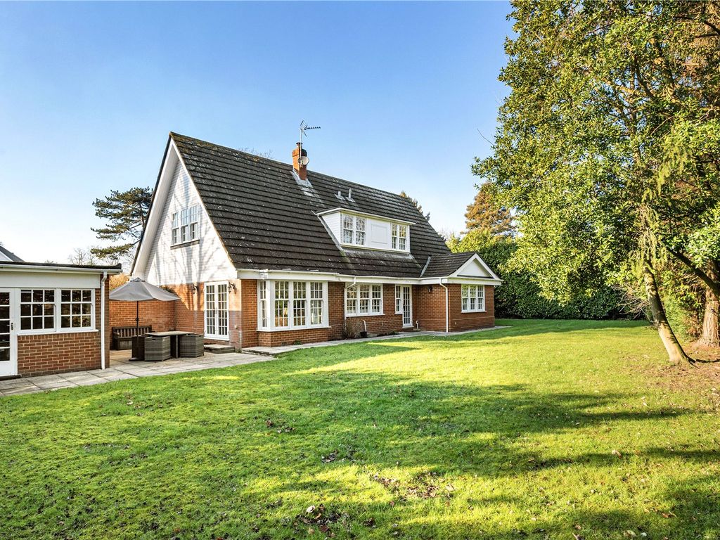 4 bed detached house for sale in Haymeads Drive, Esher, Surrey KT10 ...