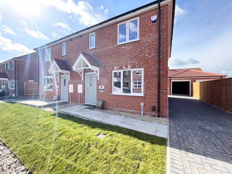 3 Bed Semi Detached House To Rent In Hammerfest Avenue New Waltham