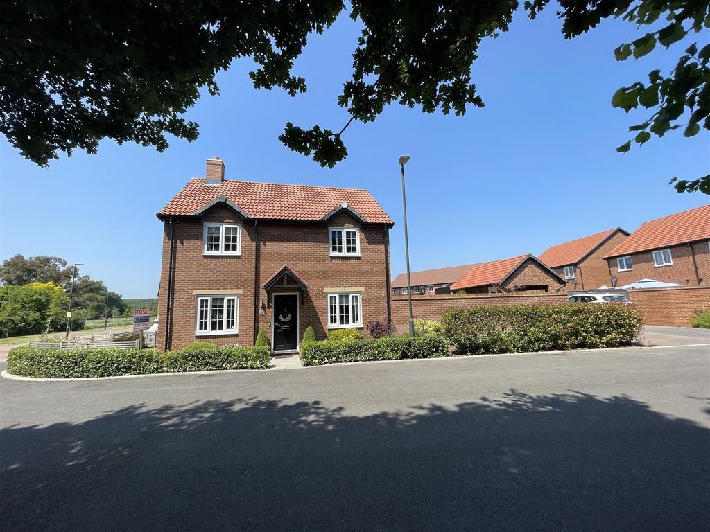 3 bed detached house for sale in Cornflower Way, Highnam, Gloucester GL2 - Zoopla