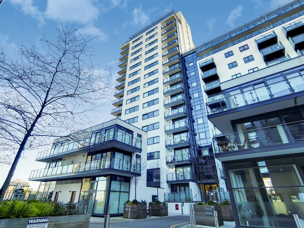 2 bed flat to rent in Cornmill House, 4 Wharf Street, London SE8, £ ...