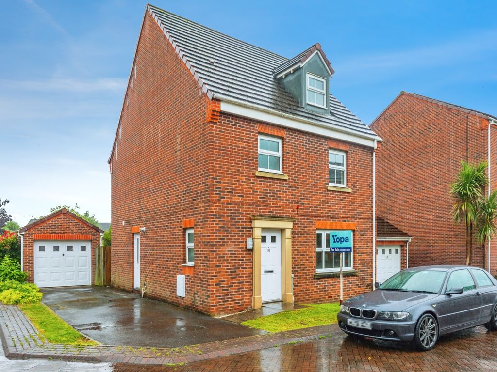 4 bed detached house for sale in Garden Close, Broom, Rotherham S60, £ ...