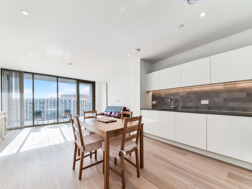 2 bed flat to rent in Commodore House, Royal Wharf, London E16 - Zoopla