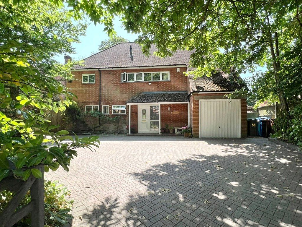 4 Bed Detached House For Sale In Prospect Avenue Farnborough