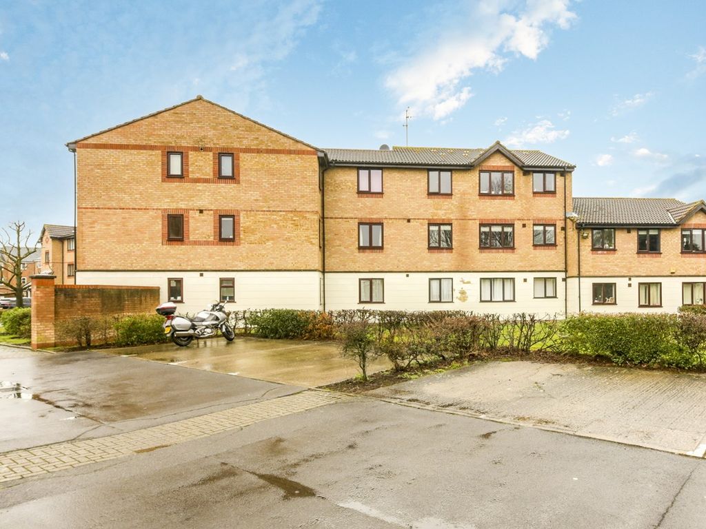 2 bed flat for sale in Mullards Close, Mitcham CR4 - Zoopla
