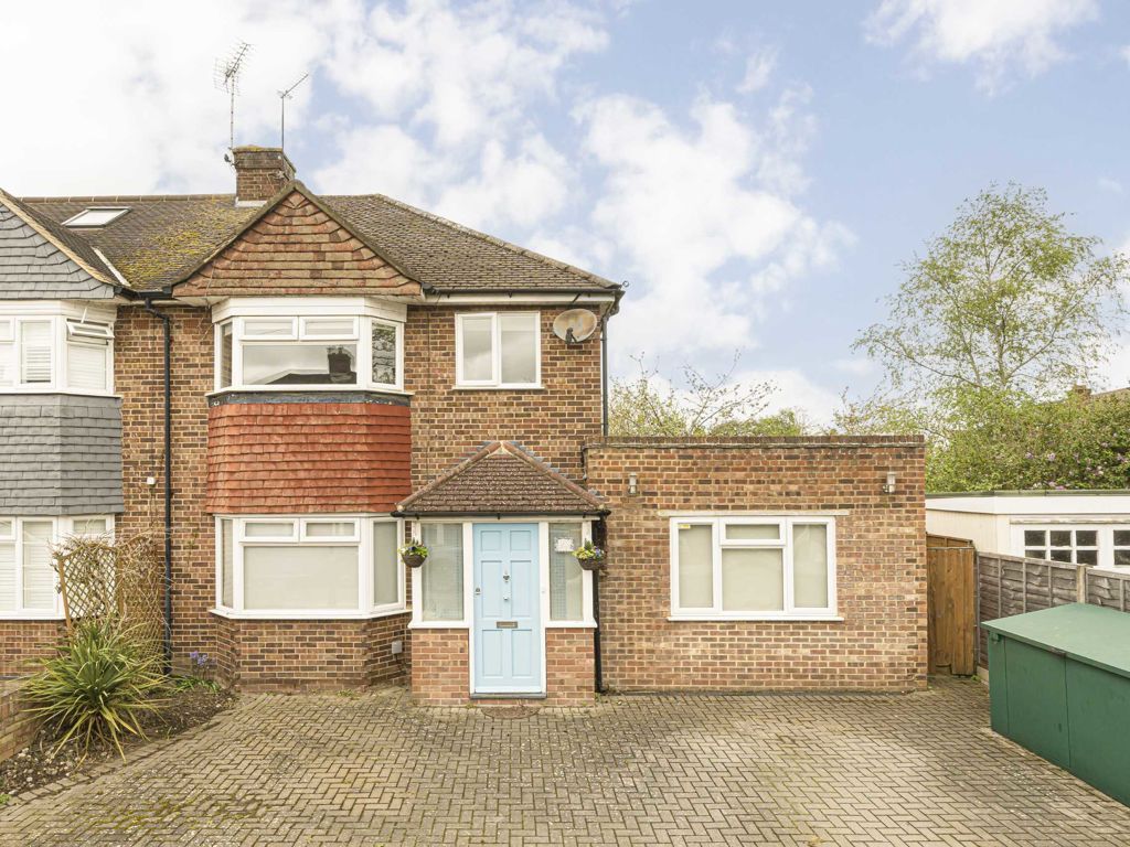 4 bed semi-detached house for sale in Garden Close, Hampton TW12, £ ...