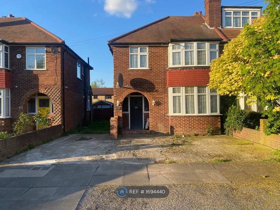 4 bed semi-detached house to rent in Stirling Road, Middlesex UB3 - Zoopla
