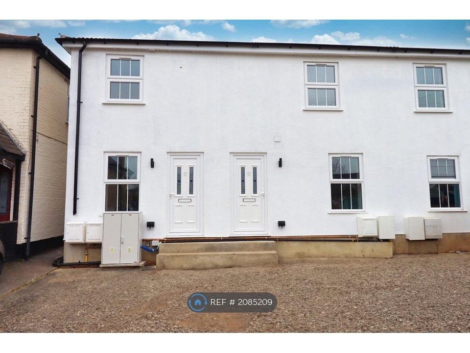 2 bed terraced house to rent in Baddow Road, Chelmsford CM2, £1,750 pcm ...