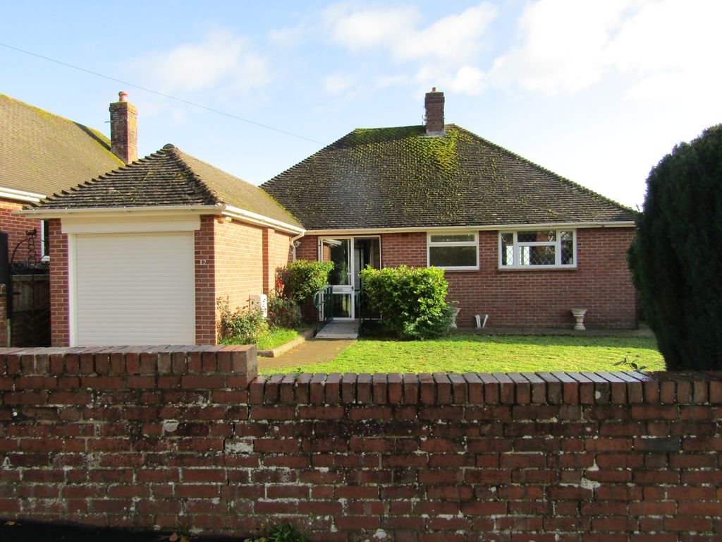 2 bed bungalow to rent in Barley Lane, Exeter EX4, £1,250 pcm - Zoopla