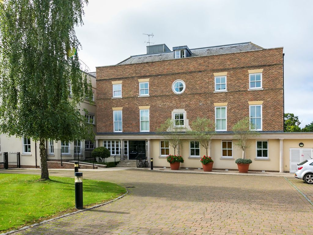 3 bed flat to rent in Ham Common, Ham TW10 - Zoopla