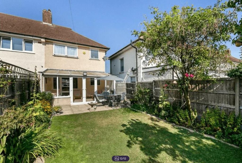 3 bed end terrace house to rent in Whitefoot Lane, Bromley BR1, £2,300 ...