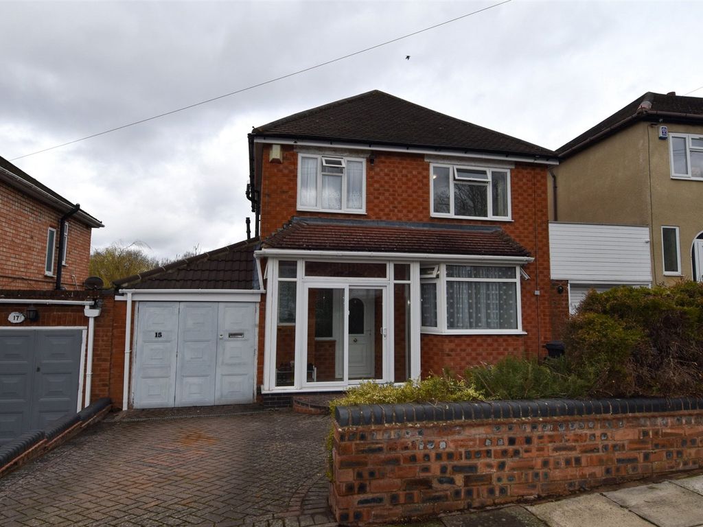 3 Bed Link Detached House For Sale In Cromwell Lane Northfield