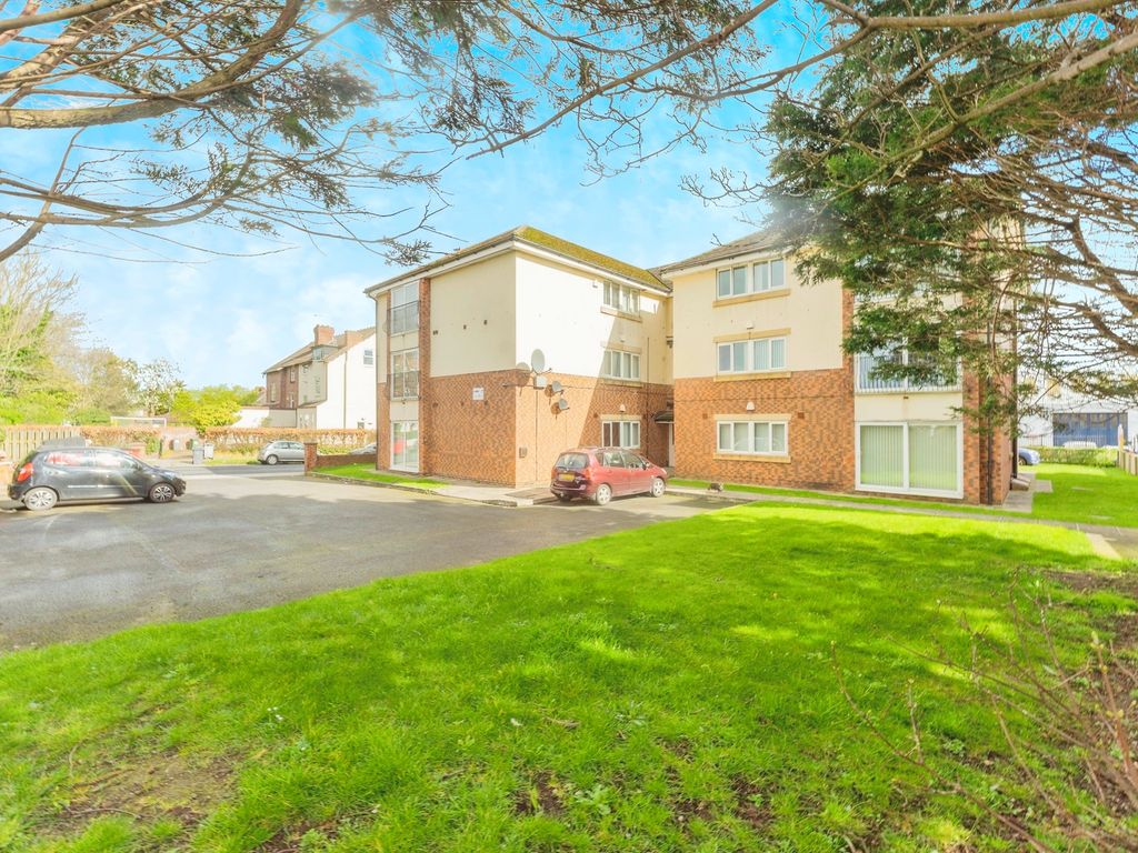 2 bed flat for sale in New Chester Road, Birkenhead CH42, £70,000 - Zoopla