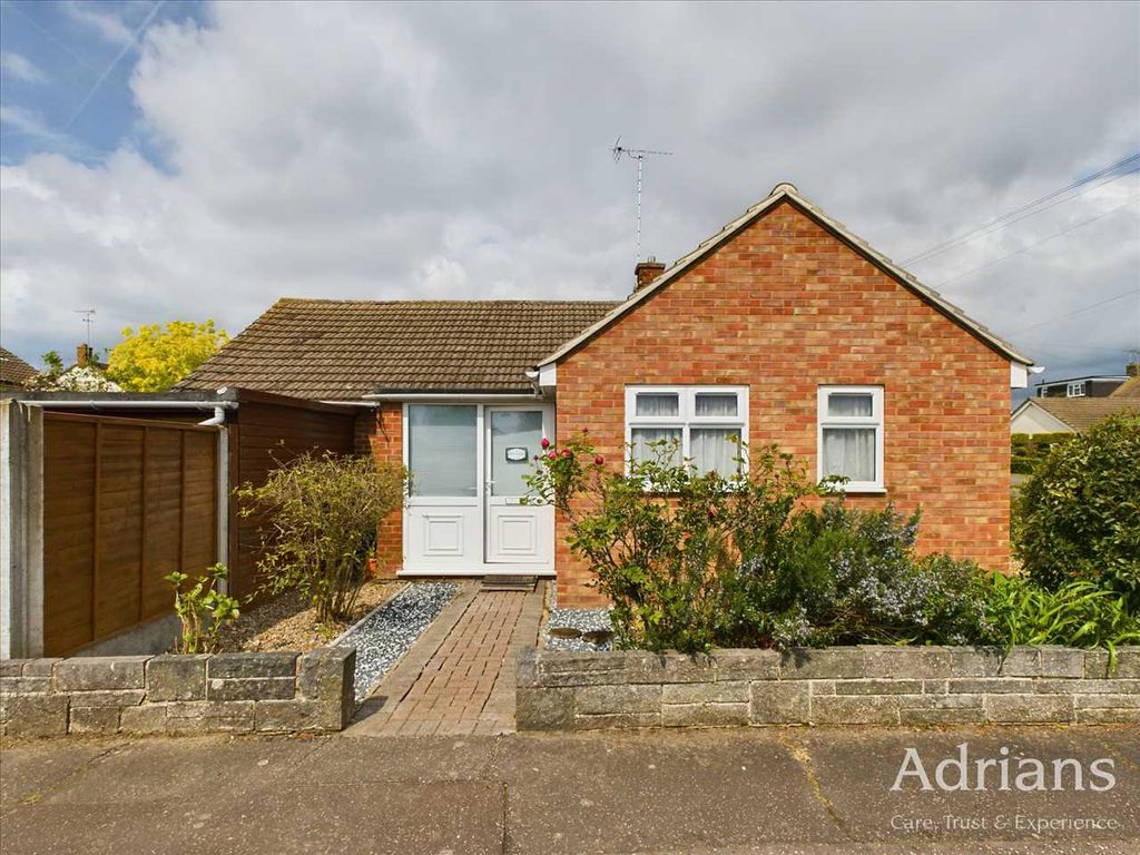 2 Bed Bungalow For Sale In Redruth Close Springfield Chelmsford Cm1