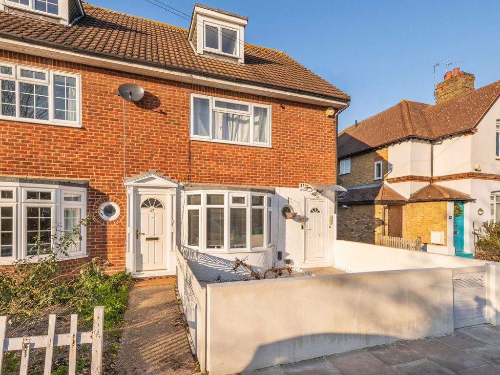 3 bed property for sale in Lock Road, Richmond, Surrey TW10 - Zoopla