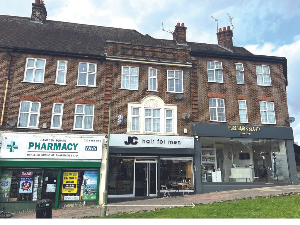 4 bed flat for sale in Hampden Square, Southgate, London N14, £270,000 ...