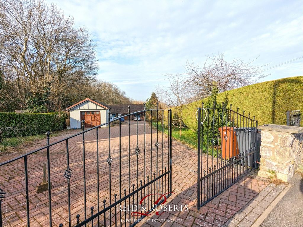 3 Bed Detached Bungalow For Sale In Wood Lane Pen Y Maes Holywell Ch8