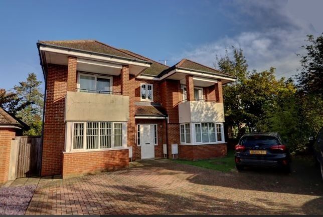 2 bed flat to rent in Chiltern Heights, Hamilton Road, High Wycombe ...