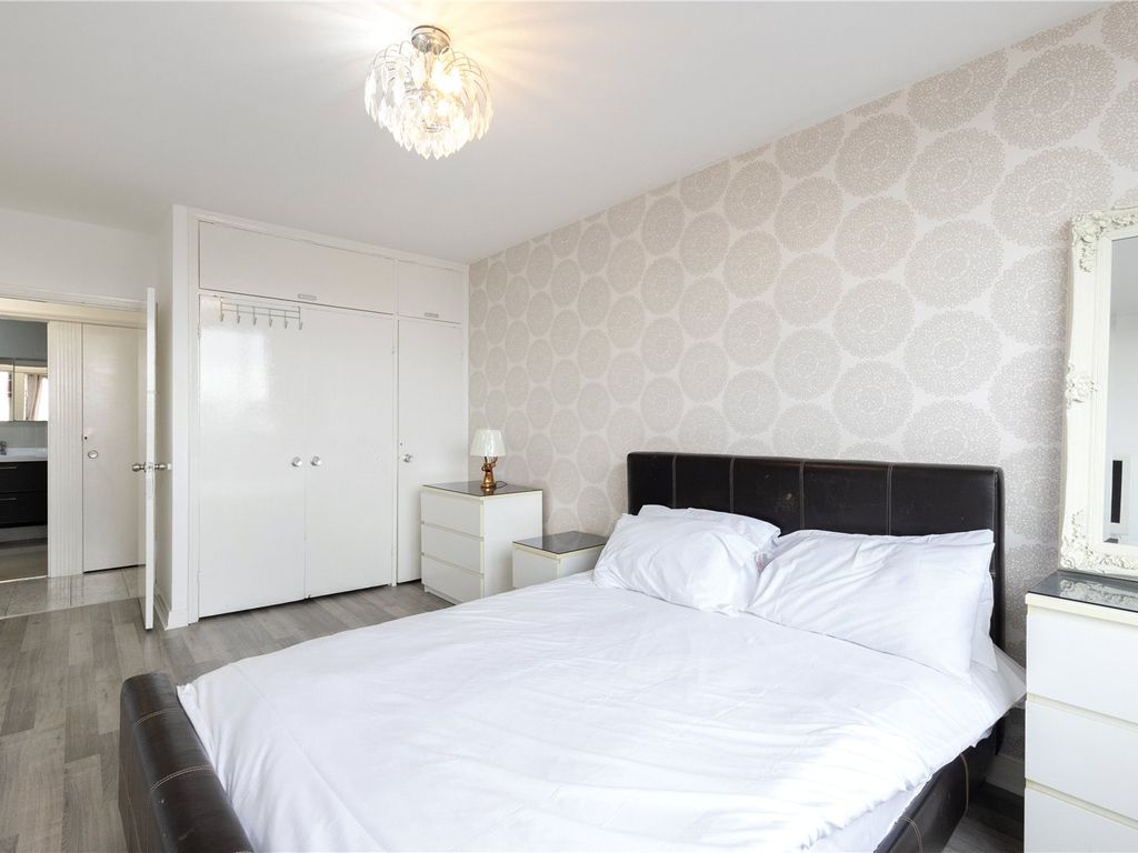 2 bed flat for sale in Quadrangle Tower, Cambridge Square, London W2, £ ...