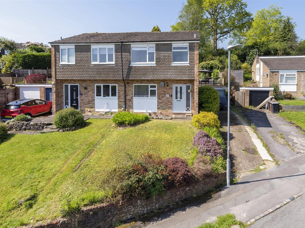 3 Bed Semi Detached House For Sale In Rochester Way Crowborough Tn6 £