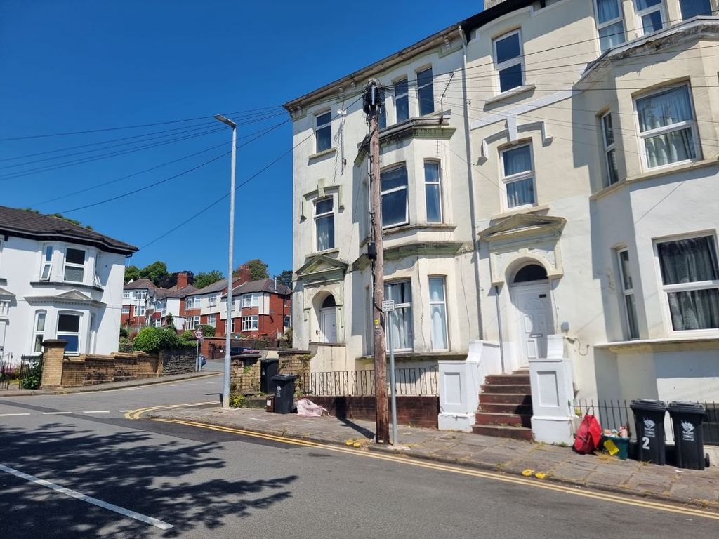 2 bed flat for sale in Top Floor Flat, 16 Clytha Square, Newport ...