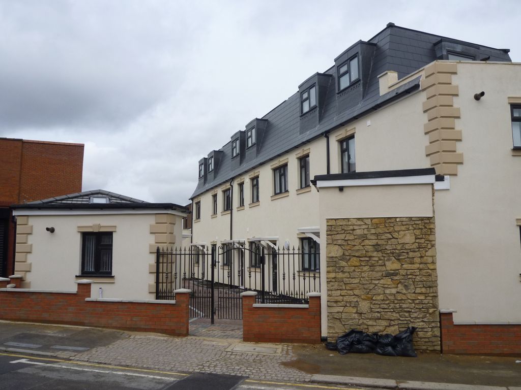 1 bed flat to rent in Hazelbury Crescent, Bury Park, Luton LU1 - Zoopla