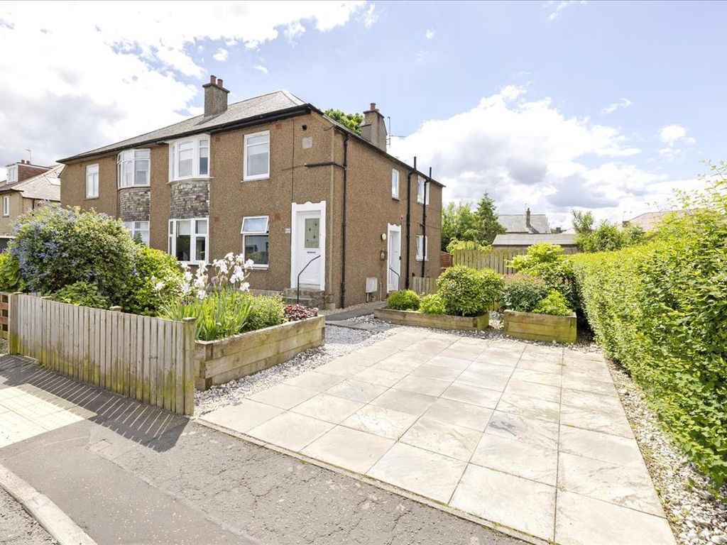 3 Bed Flat For Sale In 178 Oxgangs Road North Edinburgh Eh13 £215 000
