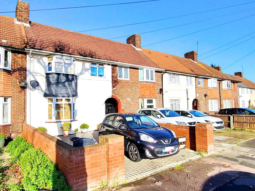 3 bed terraced house for sale in Becontree Avenue, Dagenham RM8 - Zoopla