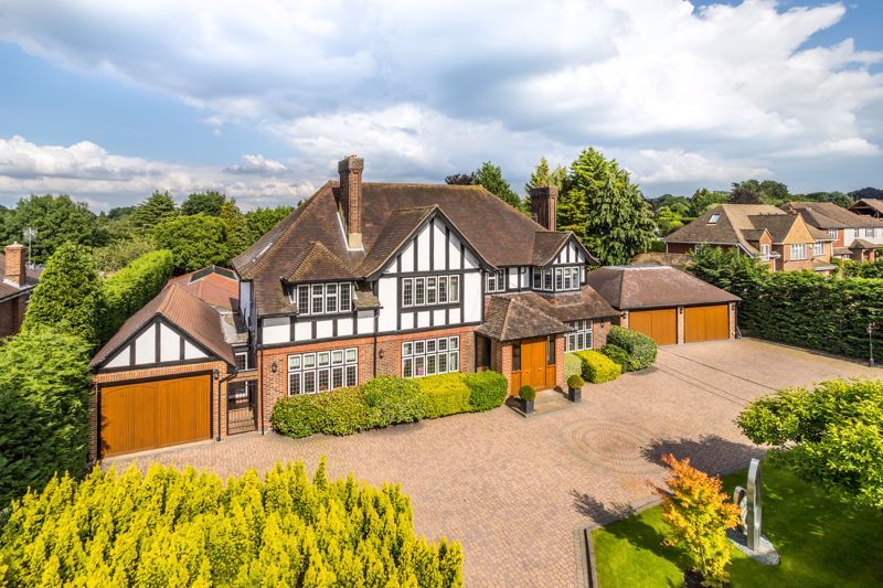 5 bed detached house for sale in Golf Side, Sutton SM2 - Zoopla