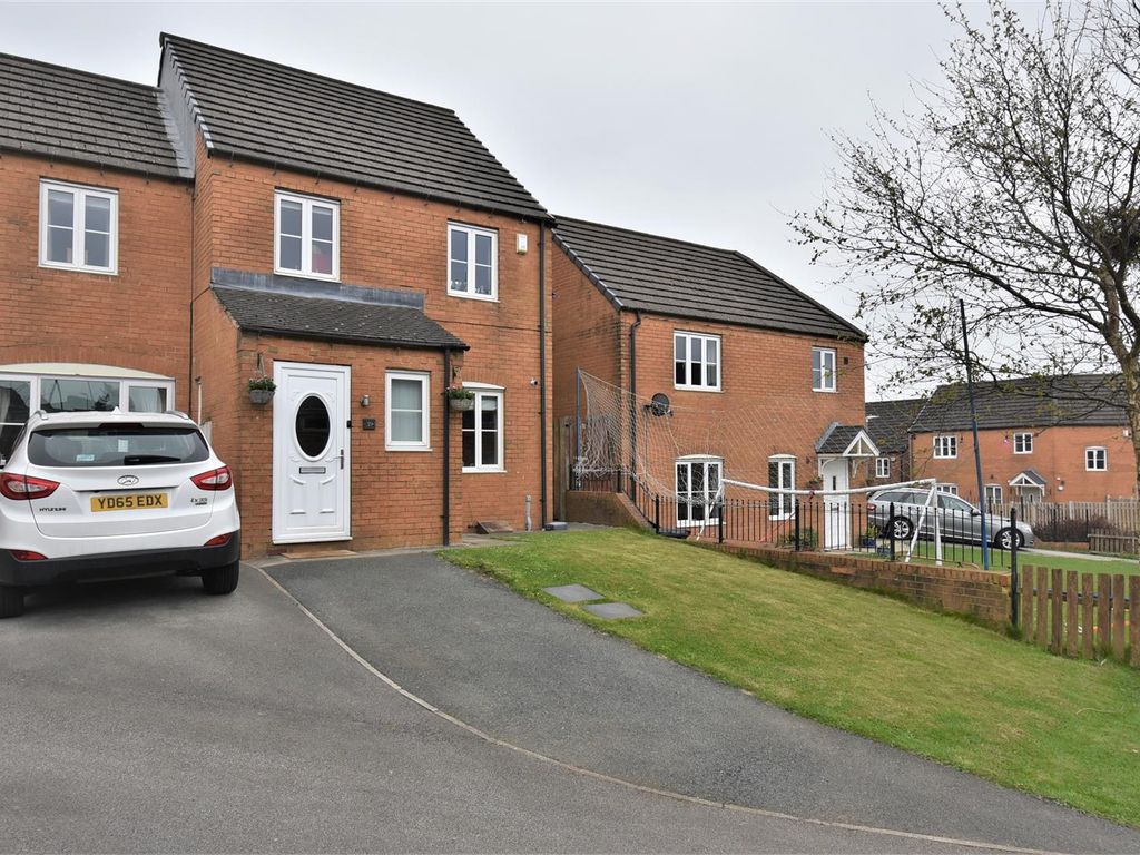 4 bed end terrace house for sale in Cobblestones Drive, Illingworth ...