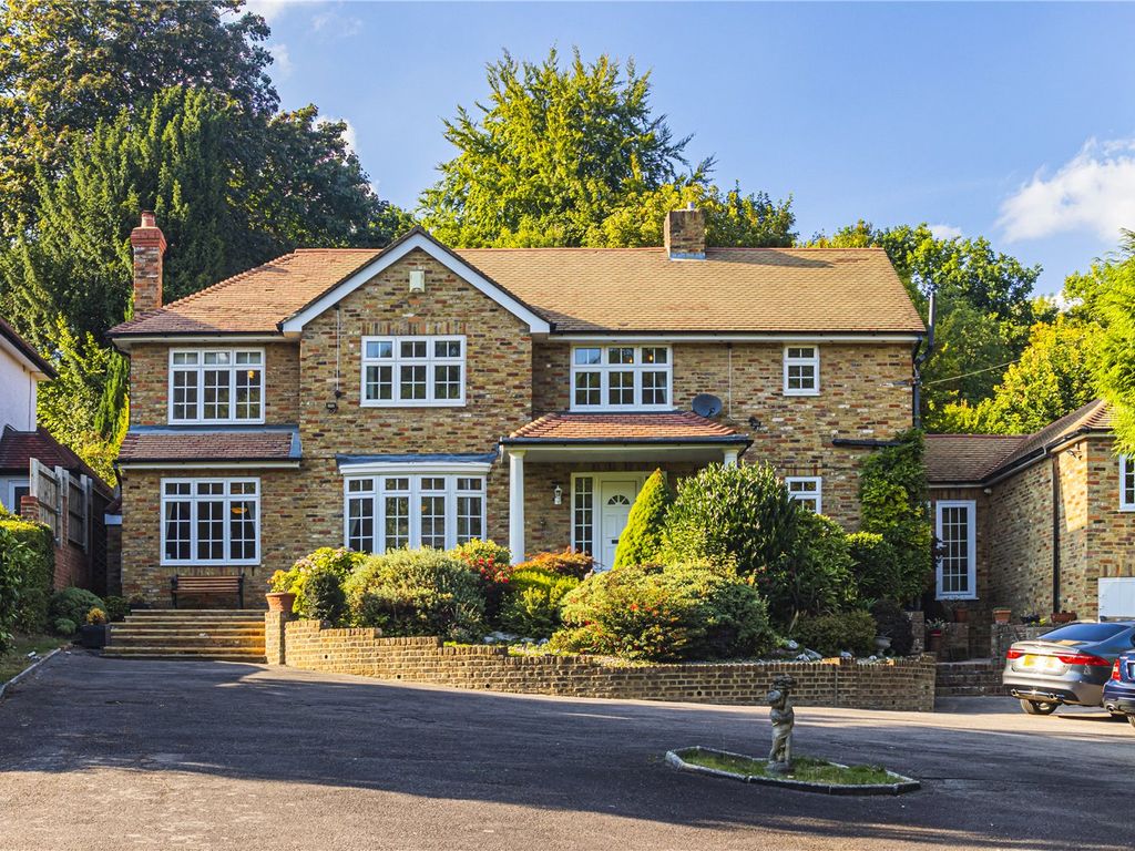4 Bed Detached House For Sale In Box Lane Bourne End Hemel Hempstead
