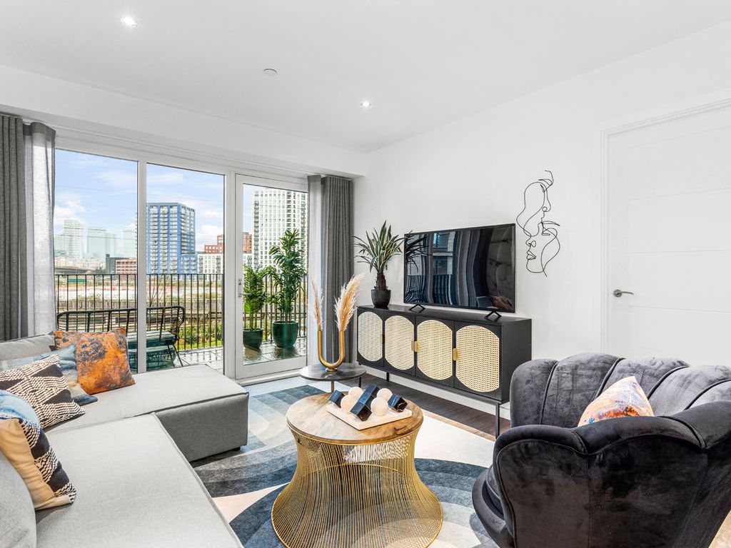 3 bed flat for sale in Silvertown Way, London E16 - Zoopla