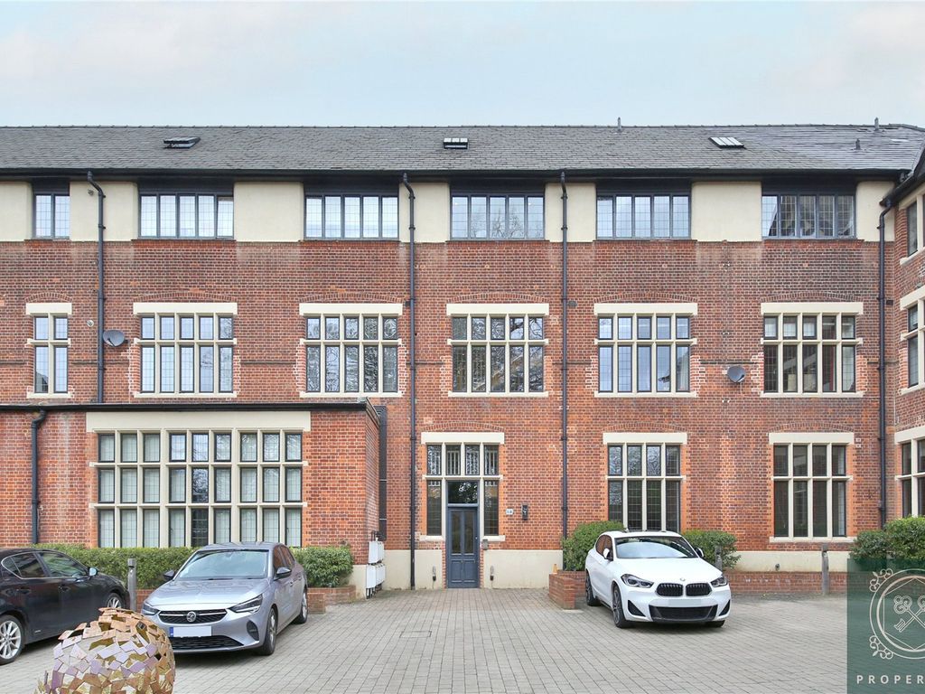 3 bed flat to rent in Courtyard House, London NW7 - Zoopla