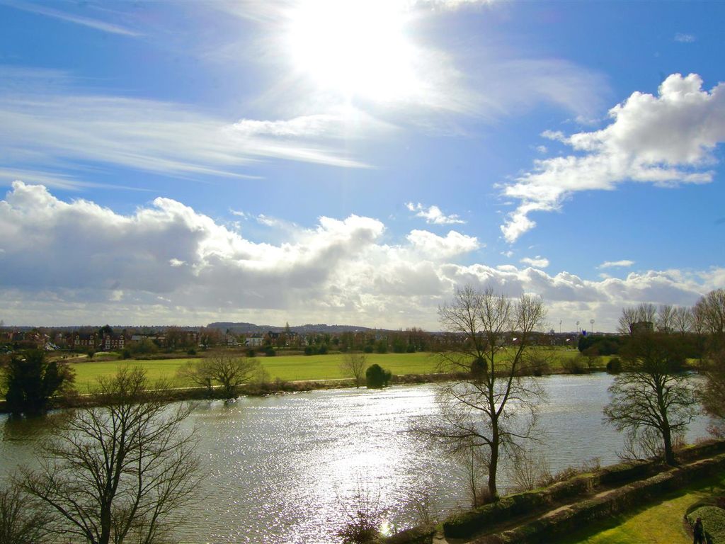 1 bed flat to rent in Waterside Way, Sneinton, Nottingham NG2, £1,150 ...