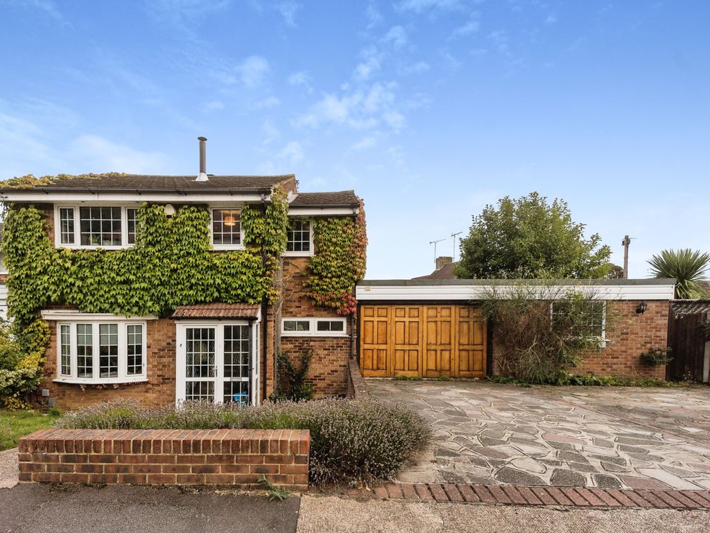 4 Bed Detached House For Sale In Braemar Avenue Bexleyheath Da7 £