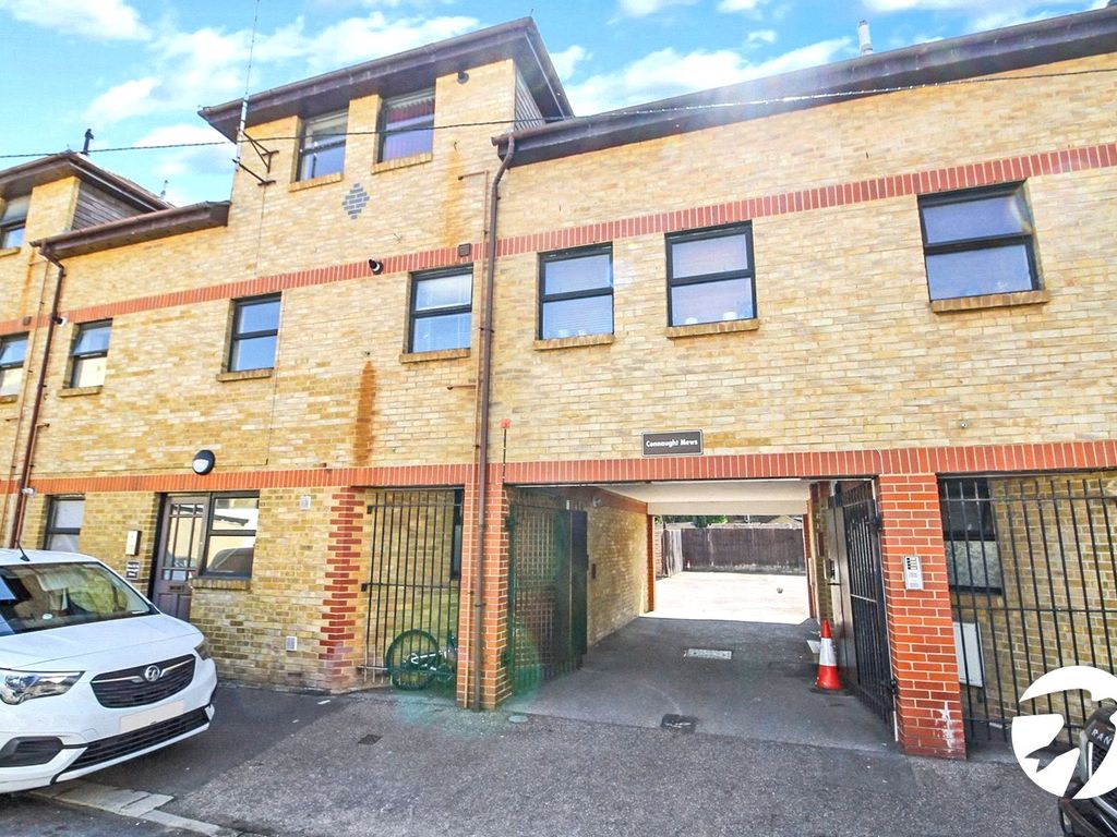 Studio to rent in Connaught Mews, Connaught Road, Chatham ME4 - Zoopla