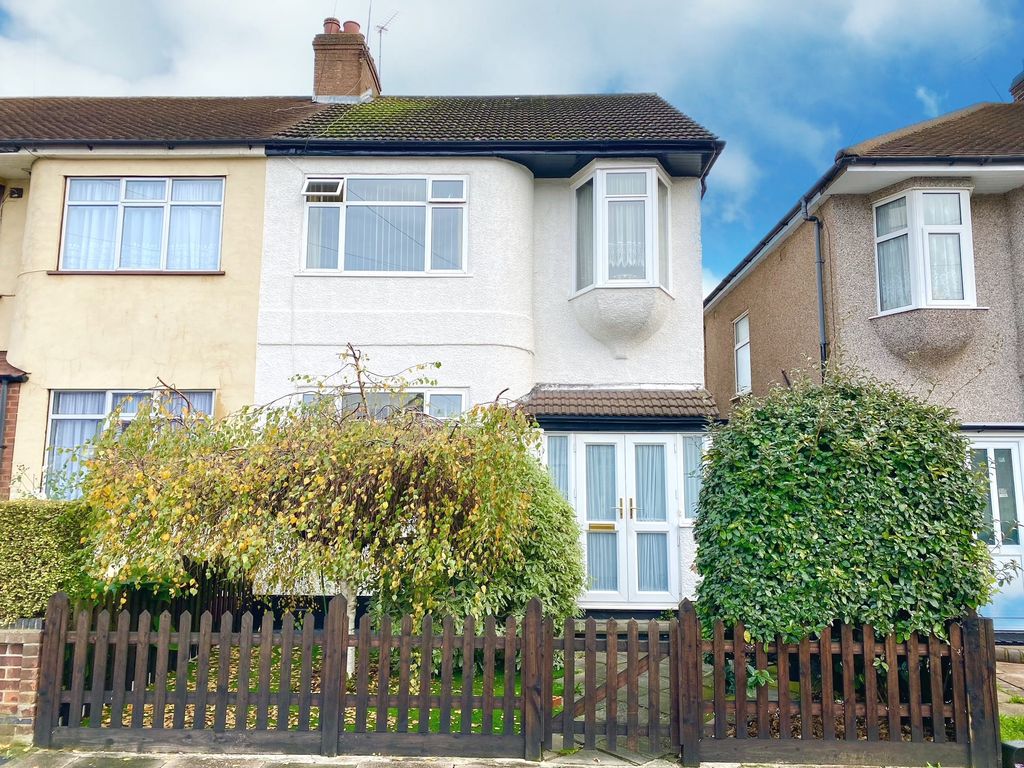 4 Bed End Terrace House For Sale In Bede Road Chadwell Heath Essex