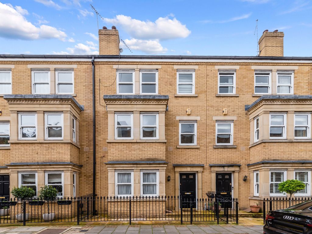 5 bed shared accommodation to rent in Sullivan Road, London SE11, £ ...
