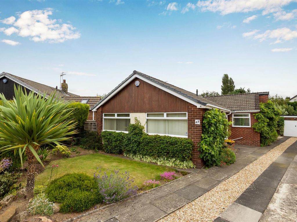 3 bed detached bungalow for sale in Burnham Road, Garforth, Leeds LS25 ...