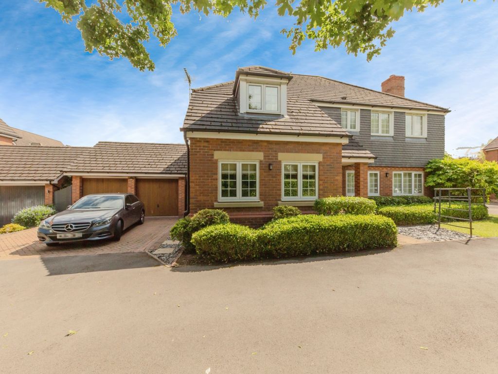 5 bed detached house for sale in Hadley Drive, Wychwood Village, Weston ...