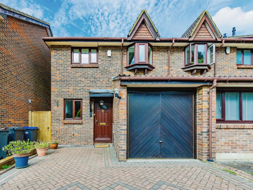 2 Bed End Terrace House For Sale In Primrose Lane Shirley Croydon Cr0