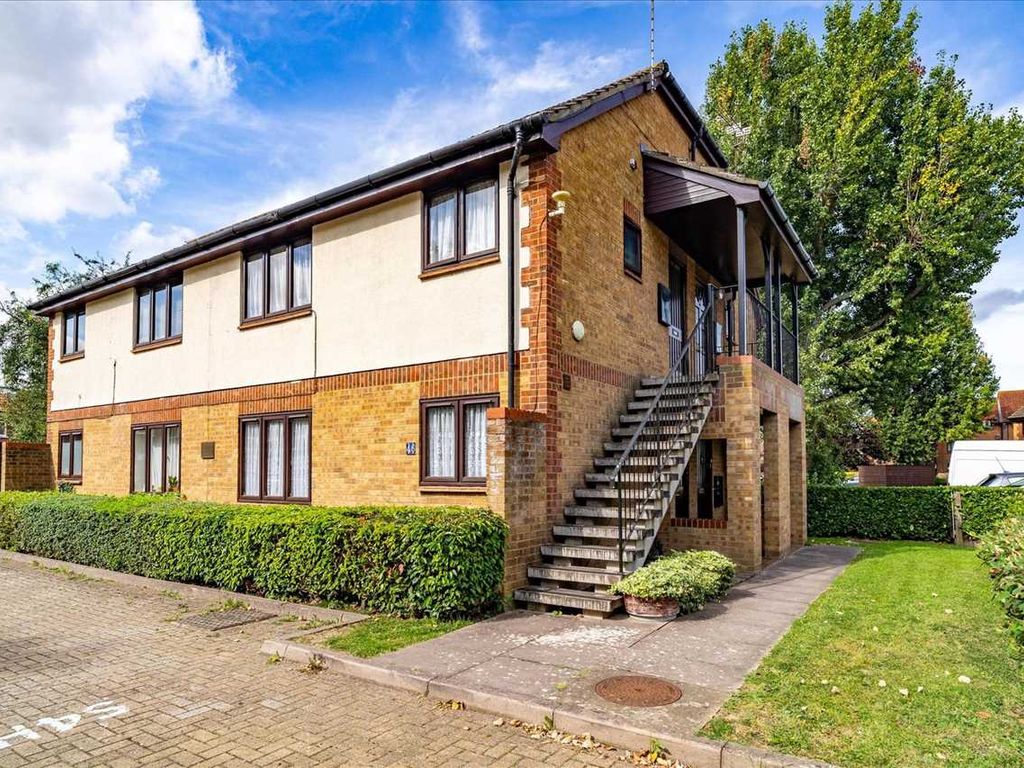 Studio for sale in Booth Road, London NW9, £210,000 - Zoopla